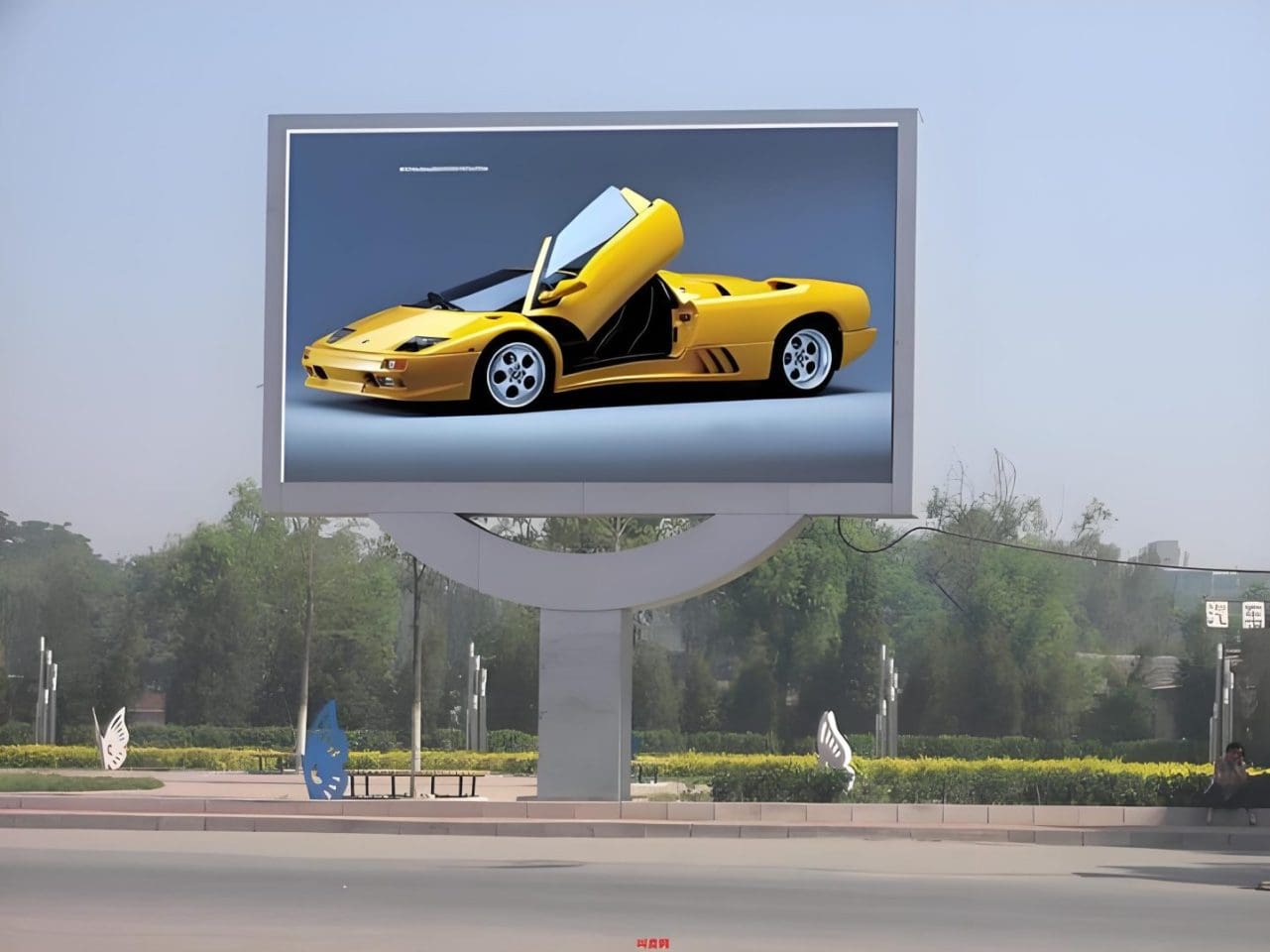 Outdoor LED Advertising Screens - reissdisplay