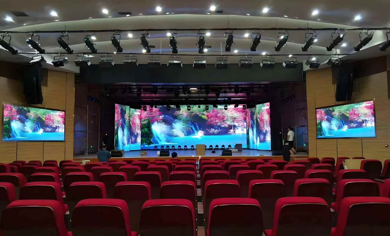 Concert Stage Screens: Revolutionizing Live Performances - reissdisplay